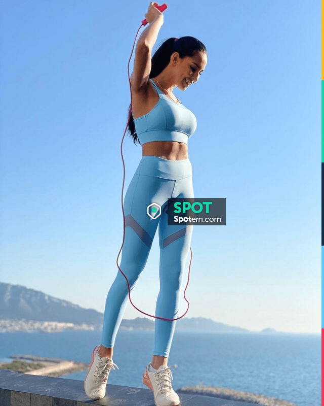 The legging blue Rushty of Hagda on his account Instagram @hagdaprata ...