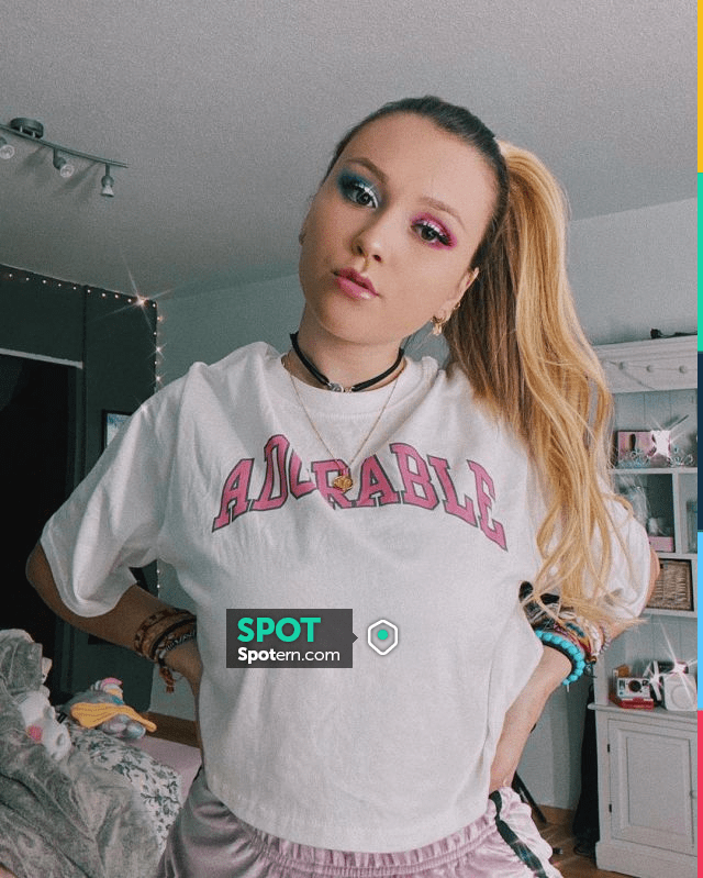 The t-shirt adorable worn by Marylou on his account Instagram ...