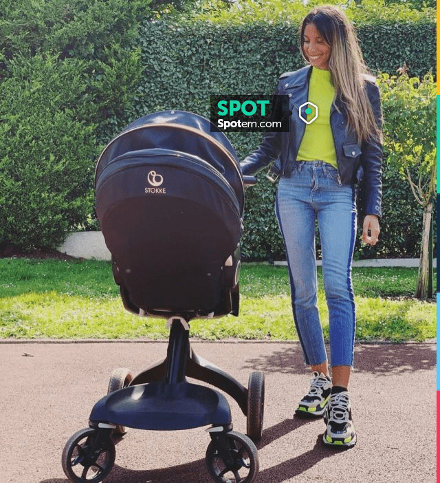 El cuero negro de Sonia Tlev perfecto en su cuenta de Instagram @soniatlevfitness | Spotern