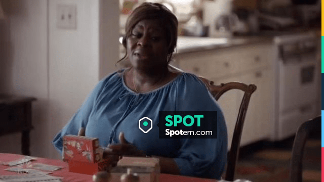 Shirred Cham­bray Peas­ant Top worn by Ruby Hill (Retta) in Good Girls ...