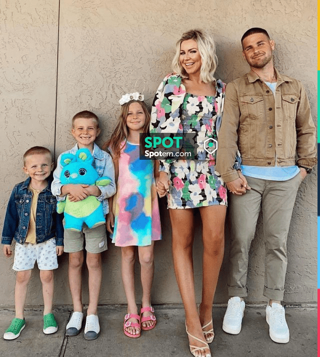 Smocked Cot­ton Dress of Melissa Coles on the Instagram account ...