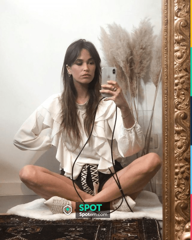 Les mules blanches Sam Edelman de Alison Toby sur son compte Instagram ...