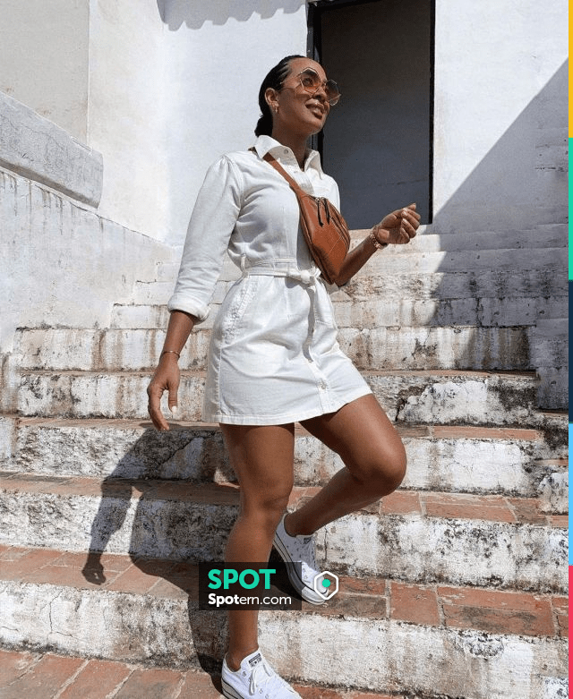 La paire de Converse Chuck Taylor Ox Bas­kets portée par Axelle Elle ...