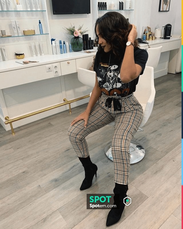 The thigh-high black suede Lace-up worn by Axelle It on his account ...