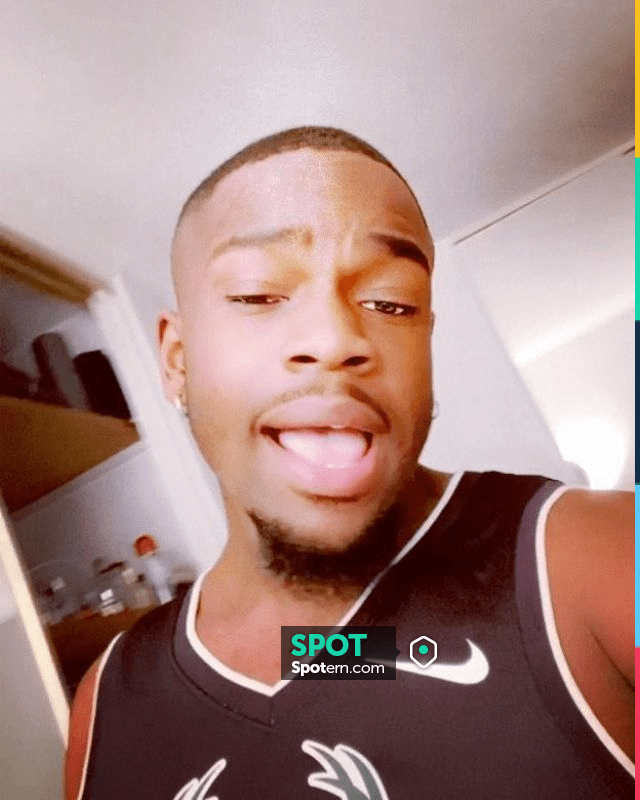 The jersey Nike NBA Milwaukee Bucks worn by Tayc on his account ...