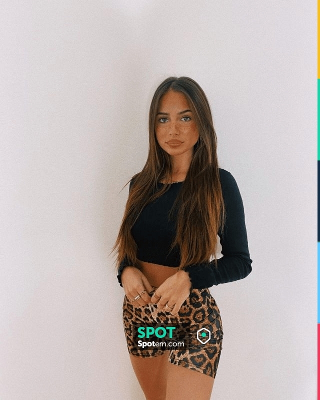 The cycling shorts with leopard print worn by Danae Bessin on his ...