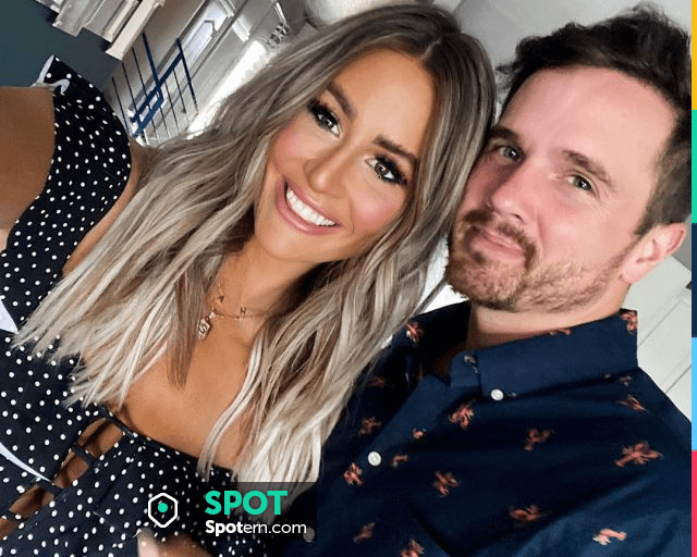 Sea Swell Off the Shoul­der One Piece Swim­suit of Sarah Knuth on the ...