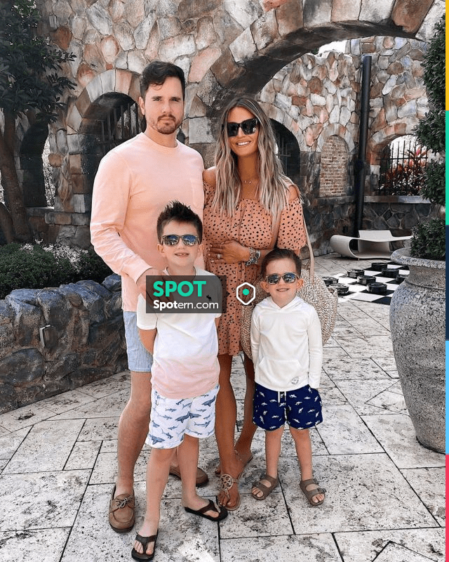 Spot On Off the Shoul­der Shift Dress of Sarah Knuth on the Instagram ...