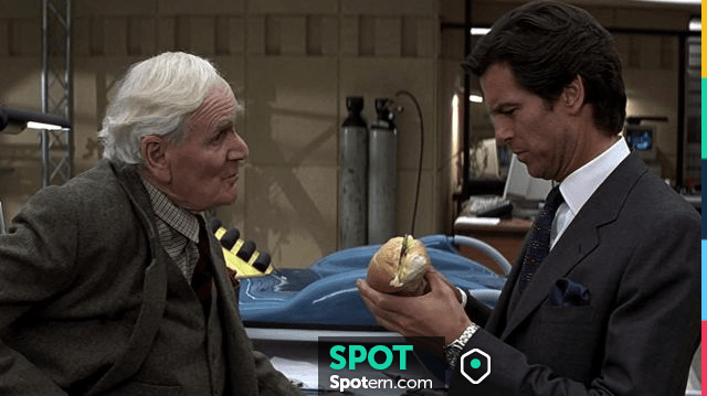 Omega Seamaster Watch worn by James Bond (Pierce Brosnan) in GoldenEye ...