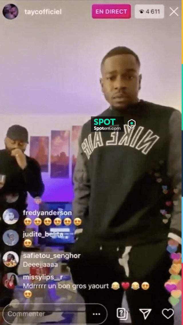 The sweatshirt Nike Air worn by Tayc on his account Instagram ...