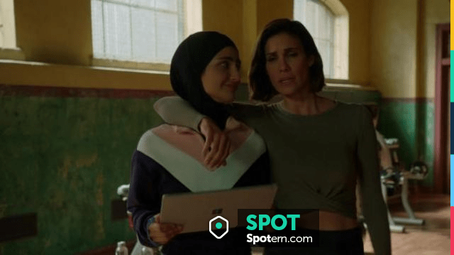 Microsoft Surface Pro utilizado por Special Agent Fatima Namazi ...