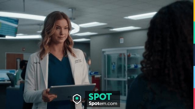 Microsoft Surface Pro used by Nicolette Nevin (Emily VanCamp) in The ...