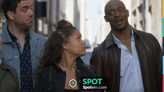 The necklace with circle of Evie (Antonia Thomas) in Lovesick | Spotern