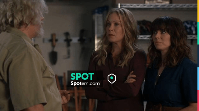 Long Sleeved Blouse worn by Jen Harding (Christina Applegate) in Dead ...