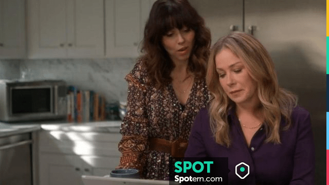 Purple Blouse worn by Jen Harding (Christina Applegate) in Dead to Me ...