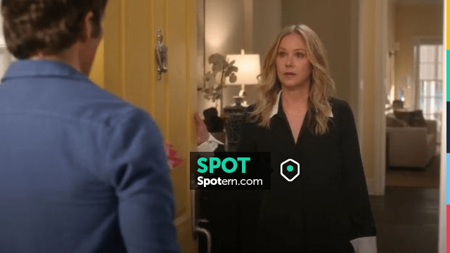 Contrast Collar Blouse worn by Jen Harding (Christina Applegate) in ...