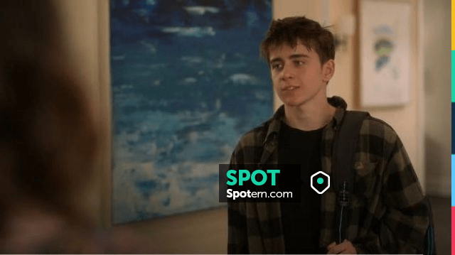 Black T-Shirt worn by Charlie Harding (Sam McCarthy) in Dead to Me ...
