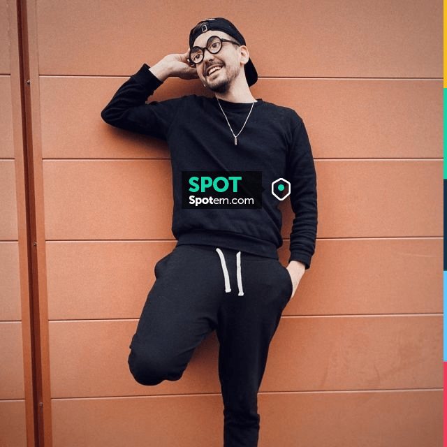 The black sweater worn by Joyca on his account Instagram @joyca | Spotern