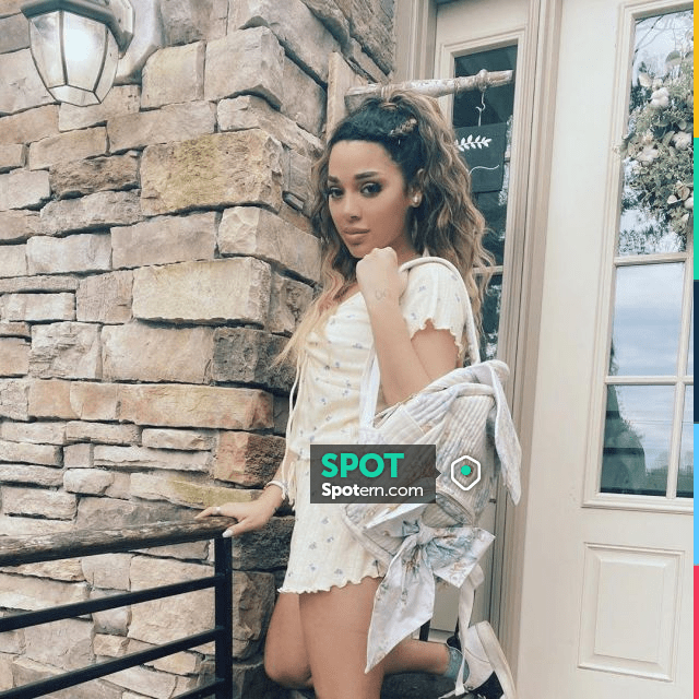 Loveshackfancy Flo­ral Lor­raine Back­pack of Gabi Demartino on the Instagram account @gabi May ...