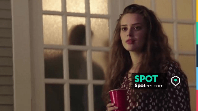 The patterned top worn by Hannah Baker (Katherine Langford) in 13 ...
