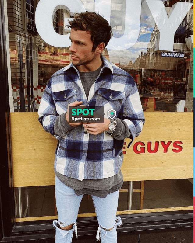 The blue shirt plaid worn by Hugo Philip on his account Instagram ...