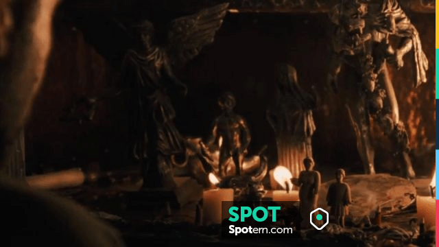 The figurines of the son of Maximus (Russell Crowe) in the movie ...