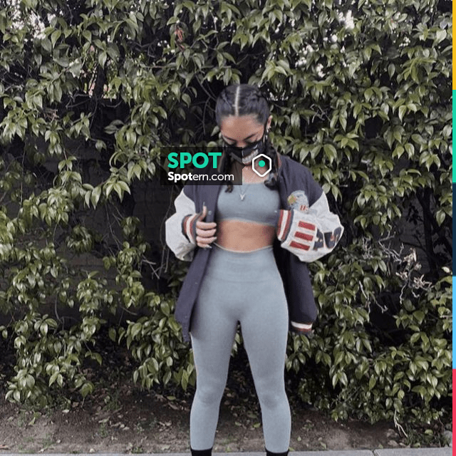 The mask smile worn by Avani Gregg on his account Instagram @avani ...