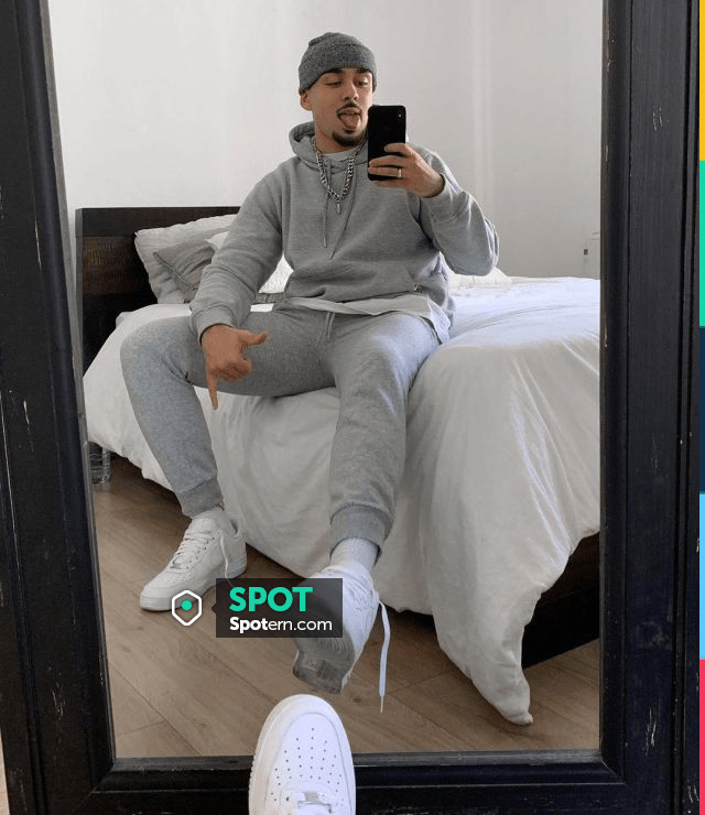 Les sneakers Nike Air Force 1 portées par Johan Papz sur son compte ...