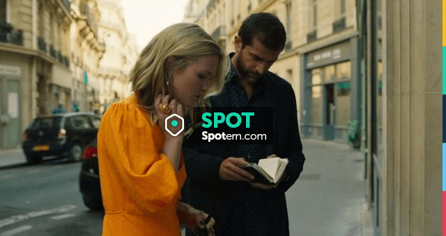 The ring shell worn by Georgina Clios (Julia Stiles) in the series ...