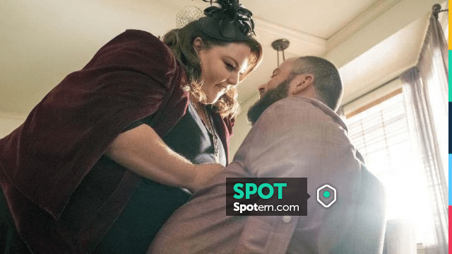 The linen shirt pink worn by Toby Damon (Chris Sullivan) in This Is Us ...