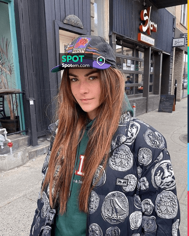 La casquette des Suns de Phoenix portée par Clara Berry sur son compte ...