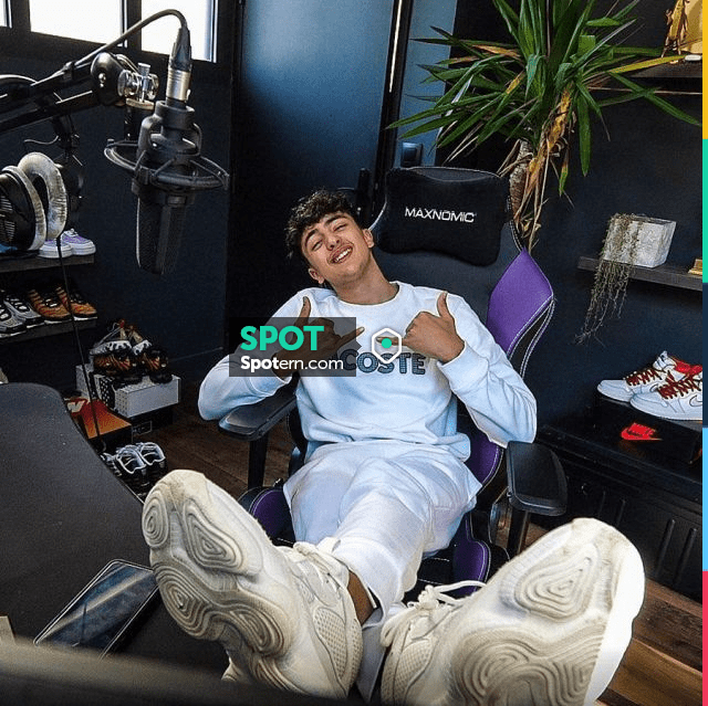 Le pull en molleton Lacoste de Inoxtag sur son compte Instagram ...