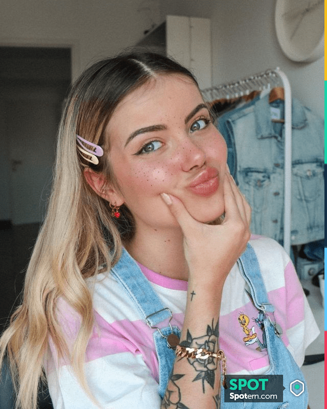 The overalls in jeans Romy on his account Instagram @romy | Spotern