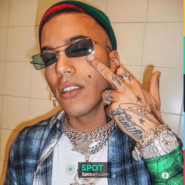 Le t-shirt blanc de Sfera Ebbasta sur son compte Instagram ...