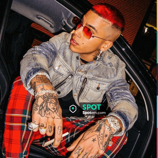 Le t-shirt noir uni de Sfera Ebbasta sur son compte Instagram ...