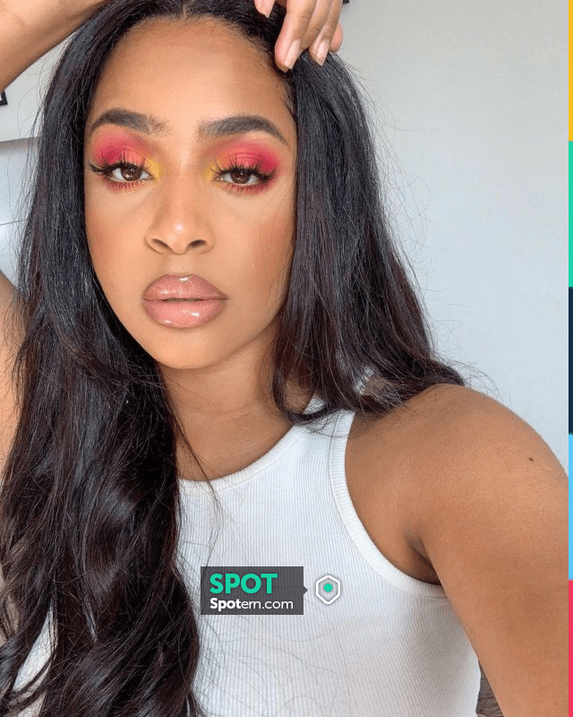 Le haut blanc porté par Yannissa Xoxo sur son compte Instagram ...