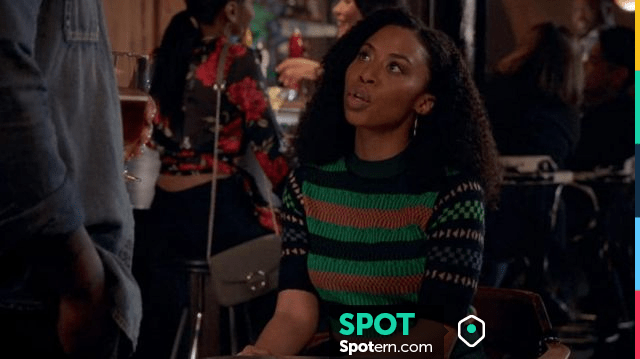 Le t-shirt chandail Kaya Scotch & Soda porté par Kat Edison (Aisha Dee ...