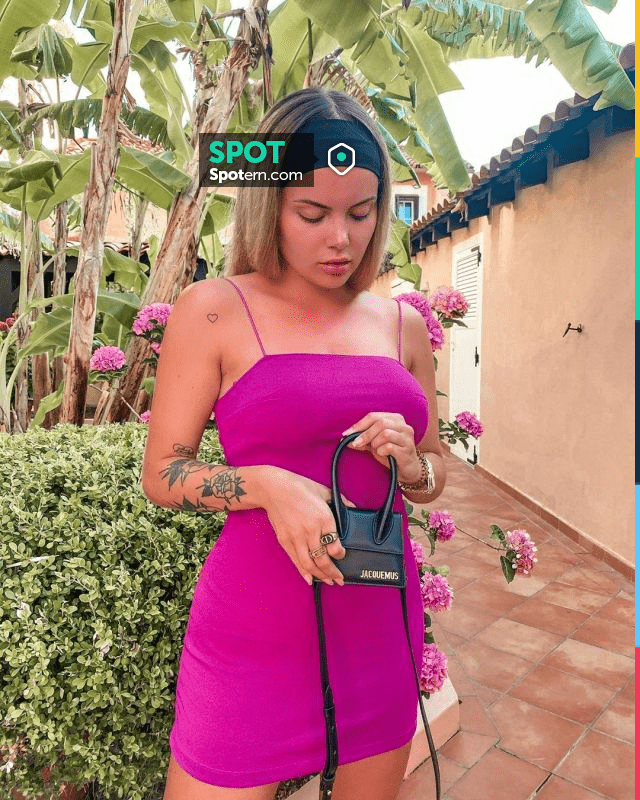 The black band worn by Romy on his account Instagram @romy | Spotern