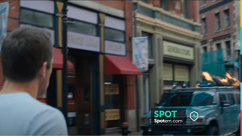 Hummer Car of Guy (Ryan Reynolds) in Free Guy | Spotern