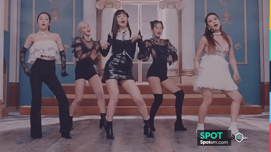 The boots of Yeri in Red Velvet 레드 벨벳 'Psycho' Performance Video | Spotern