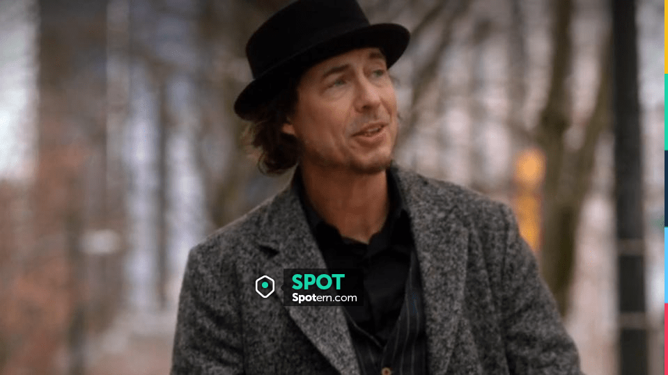 Gabardina del Dr. Harry Wells (Tom Cavanagh) en The Flash (S05E21 ...
