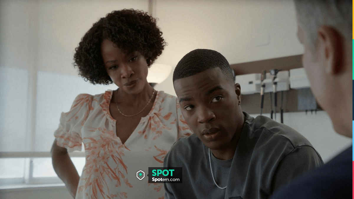 Top worn by Grace James (Karimah Westbrook) in All American (S03E02 ...