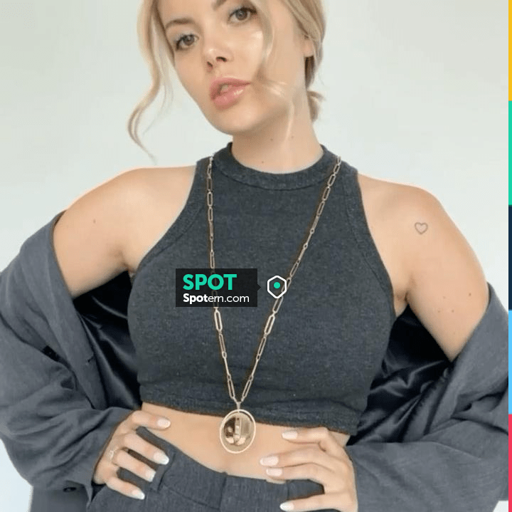 Crop top dark gray worn by Romy on the account Instagram of @romy | Spotern