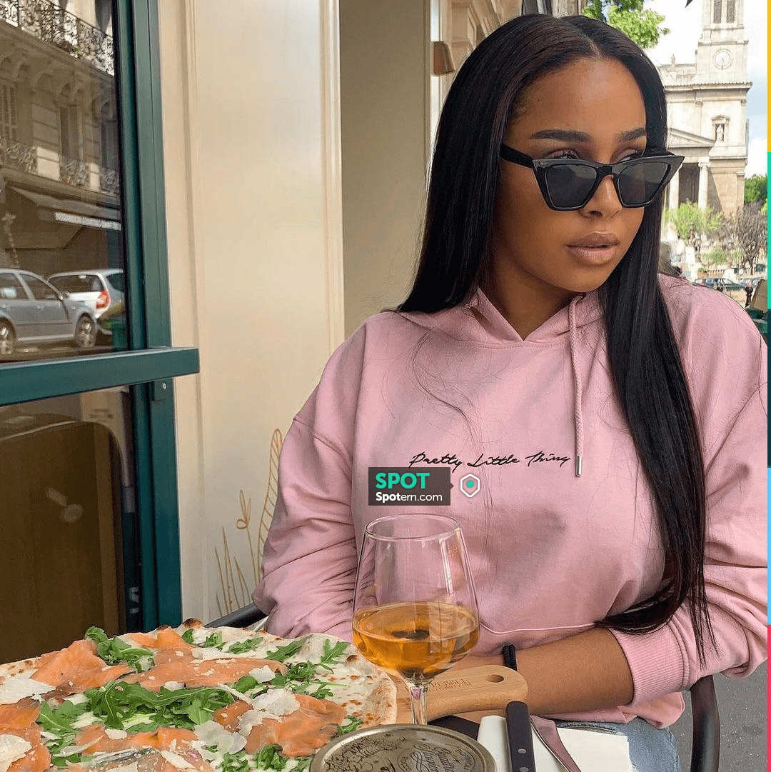Sudadera con capucha rosa "Prettylittlethings" usada por Yanissa Xoxo ...