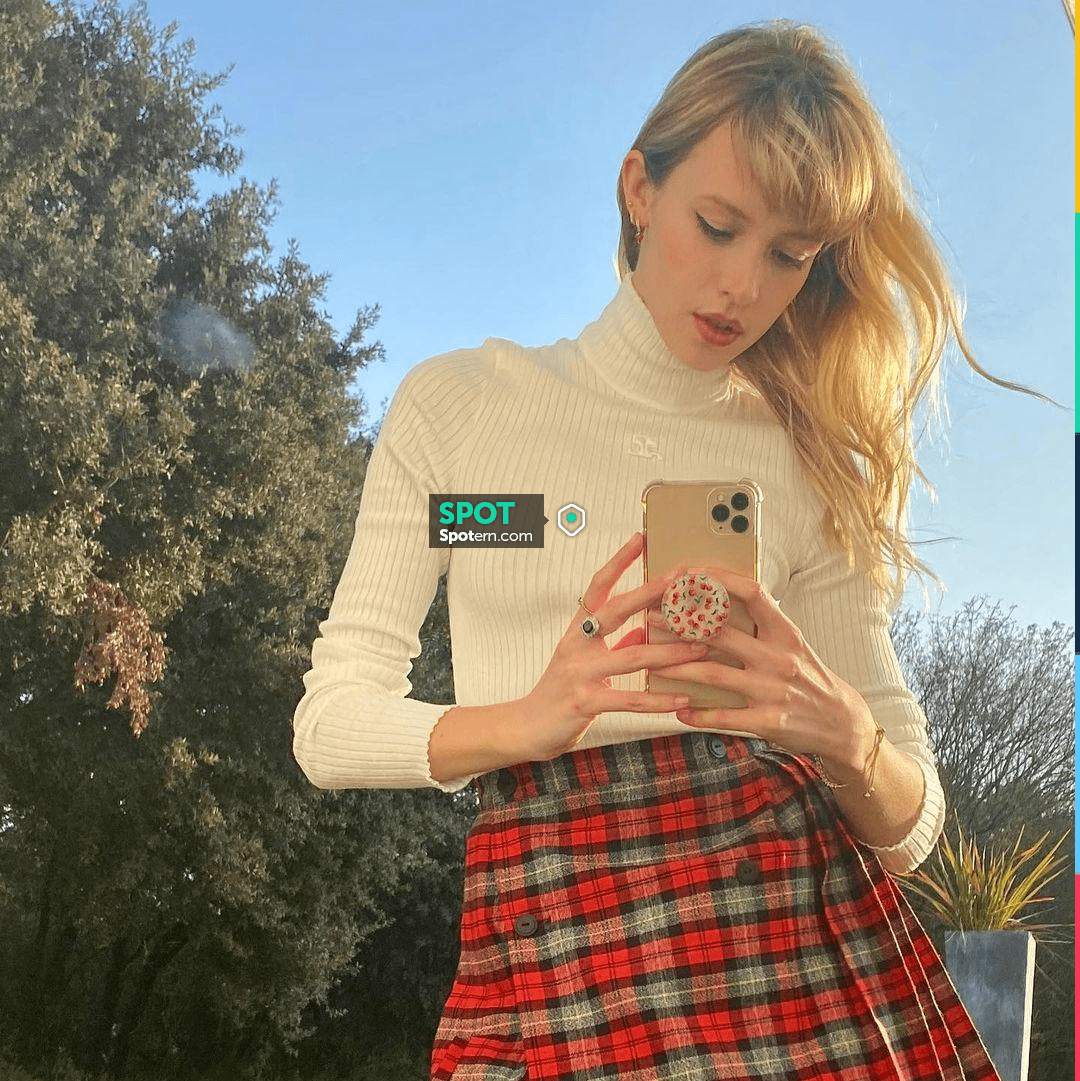White sweater Courrèges worn by Angèle on the account Instagram of ...
