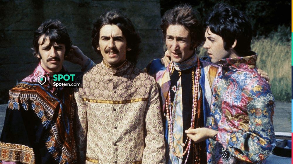 Camisa estampada rosa de los atuendos de Ringo Starr como se ve en la ...