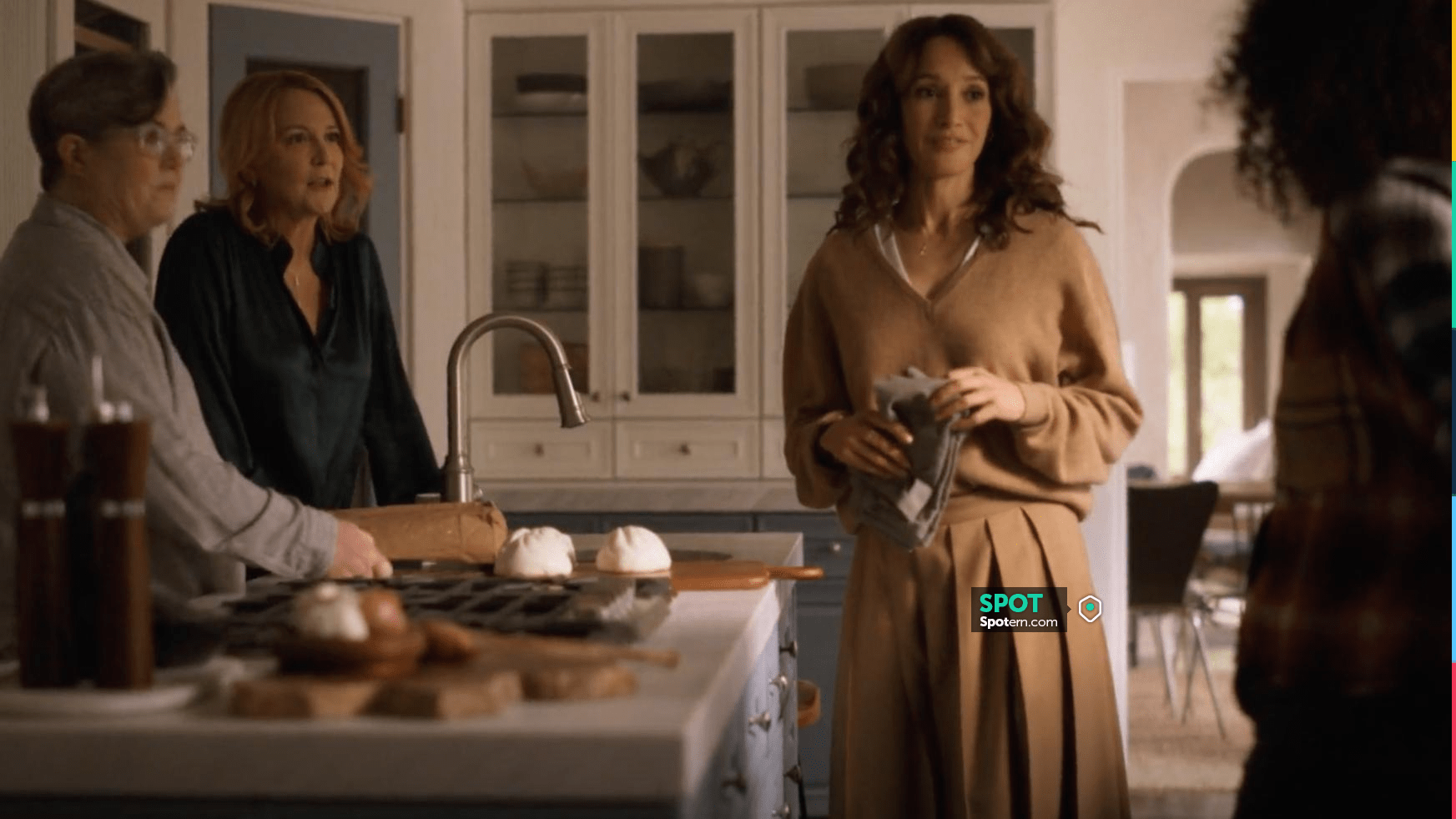 Kirin Pleated Suiting Wide-Leg Pants worn by Bette Porter (Jennifer ...