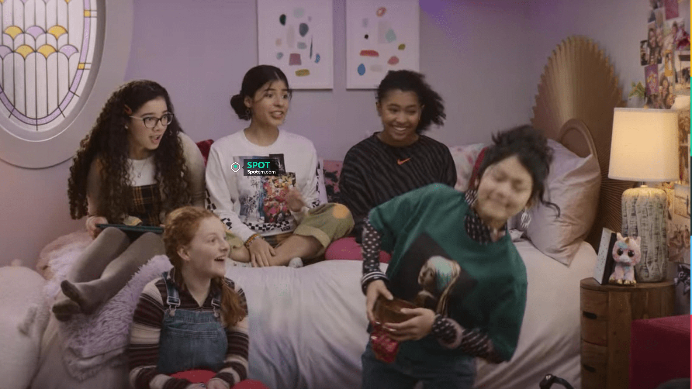 Vans Search Part Long Sleeve Boyfriend Crop Tee worn by Dawn Schafer ...