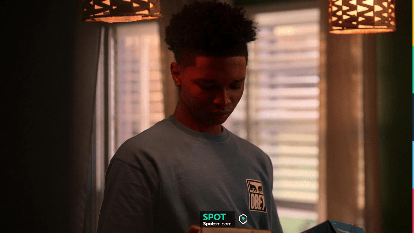 Obey Eyes Icon 2 T-shirt in blue worn by Jace Carson (Isaiah R. Hill ...