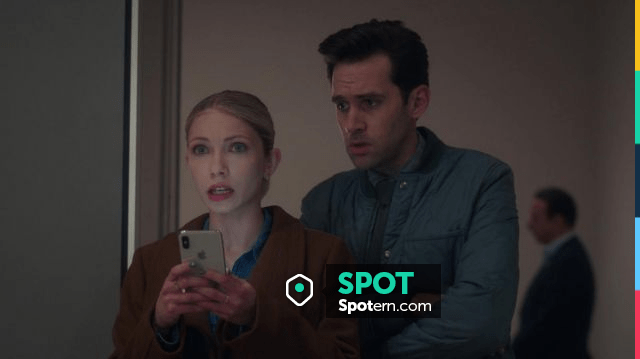 Aritzia Babaton Brown coat worn by Kate Keller (Tavi Gevinson) as seen ...